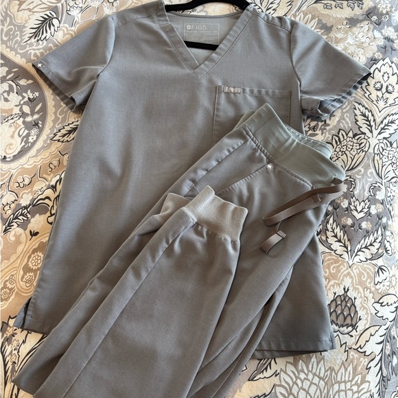 Figs | Other | Rare Limited Edition Space Grey Figs Scrubs Set | Poshmark